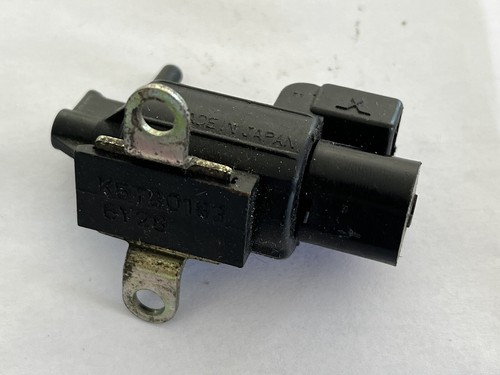 Suzuki GSX-R 750 GR7DB Bj 1997 - Soupape d'air K5T80183 A4657 | eBay