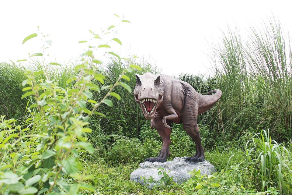 T-Rex Dinosaur Statue -Life Size10FT Long Jurassic Dino-Museum Quality ...