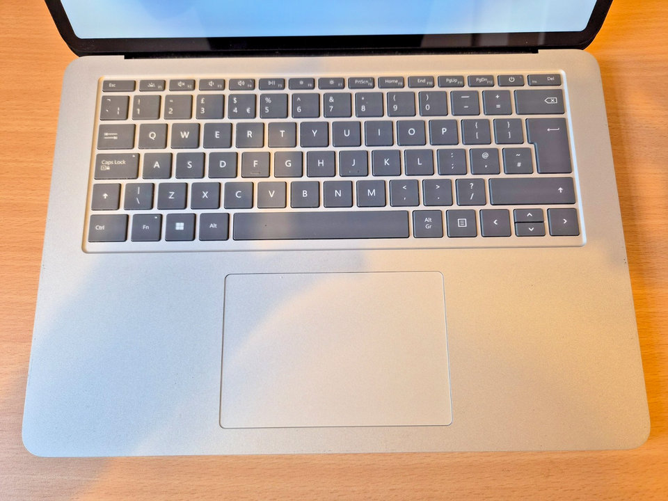 Microsoft Surface Laptop Studio (Core i7, 32GB RAM, 1TB SSD, NVIDIA ...