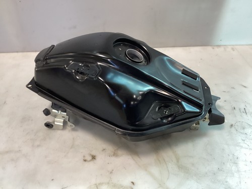 2022 21-24 Yamaha YZF R7 GAS FUEL TANK PETROL BLACK OEM MINT | eBay
