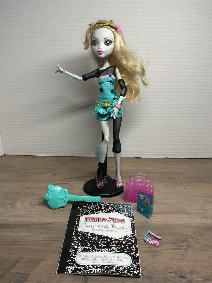 2011 Monster High Lagoona Blue Doll School's Out w/ Diary | eBay