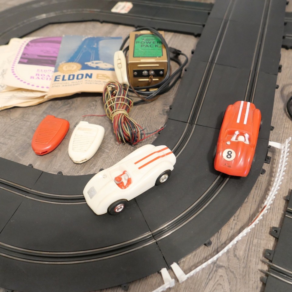 1962 Vintage Eldon Race Set w/ 2 Slot Cars Box 29 pcs. Track & Box ...