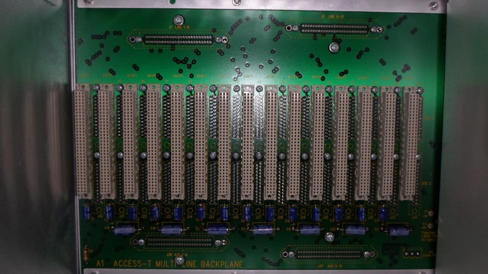 Larscom Access-T 1500 Multi-Port Network Access DSU/CSU Chassis w/ A1 ...