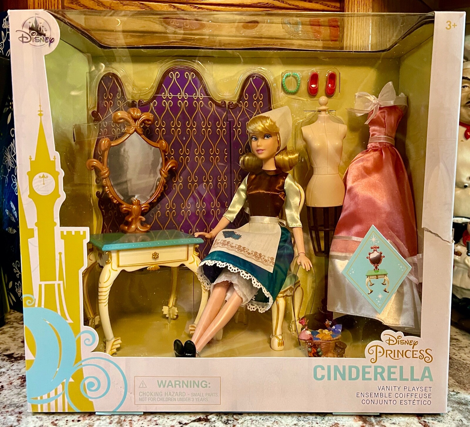 Disney Store***PRINCESS CINDERELLA VANITY PLAYSET ***NIB....Sold out ...