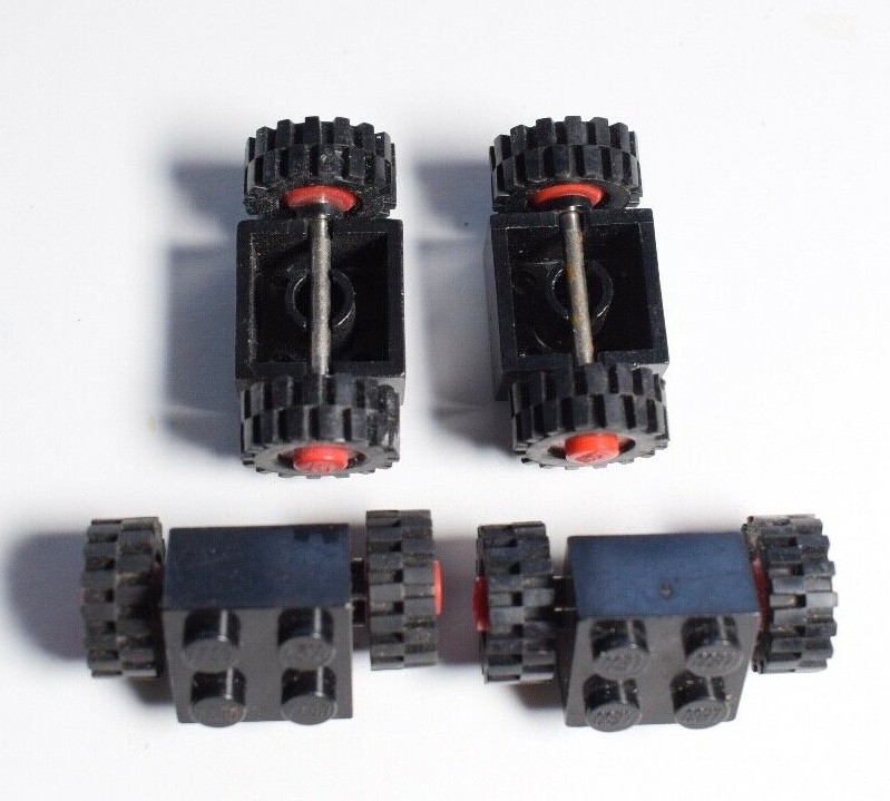 Lego Vintage 122c01 3641 4084 Small Wheels and Axles | eBay UK