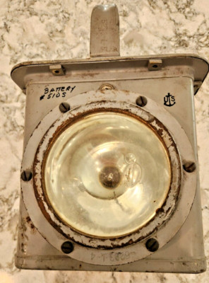 WW2 US NAVY BATTLE LANTERN SIGNAL LAMP LIGHT UNTESTED. SS-5311-L. TYPE ...