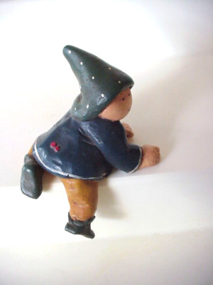 Vintage 1995 ANNEKABOUKE "EDGESITTING BOY GNOME" FIGURINE | eBay