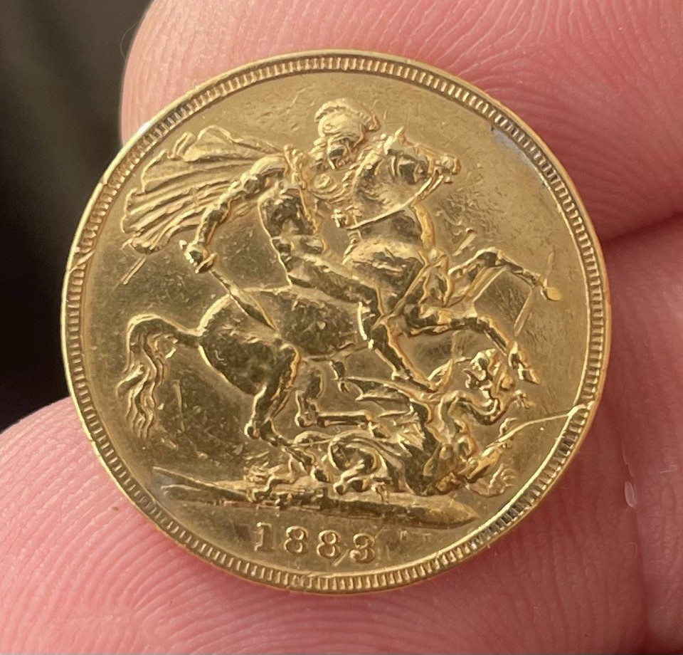 Genuine 22ct gold Queen Victoria FULL Sovereign 1883 Melbourne Mint ...