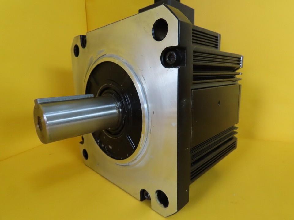 [Used] OMRON / R88M-K4K020T-OS2 / AC SERVO MOTOR, Pie:35, Silicone ...