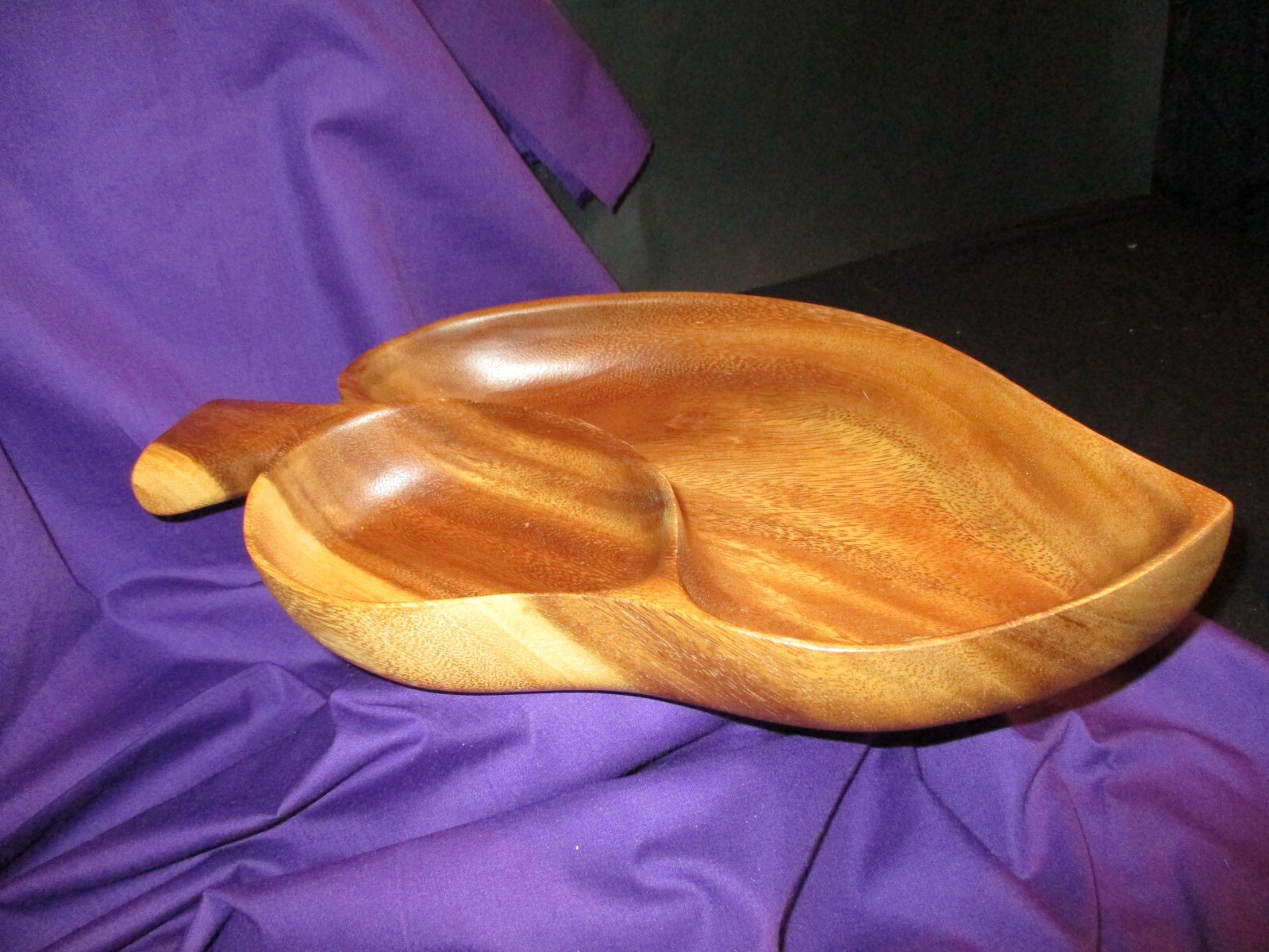 Vintage Kauai Hardwood Monkey Pod Leaf Serving S=Dish | eBay
