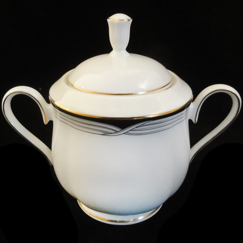 LENOX ERICA Covered Sugar Bowl 5" tall Bone China made in USA NEW NEVER ...