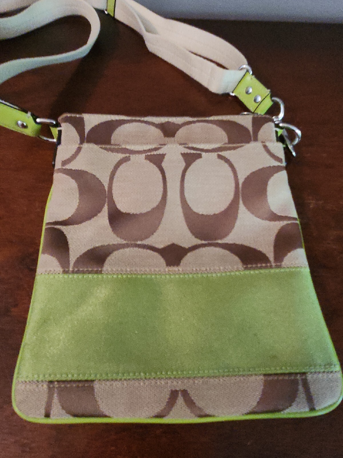 Coach Signature Crossbody Bag Lime Green Details - Gem