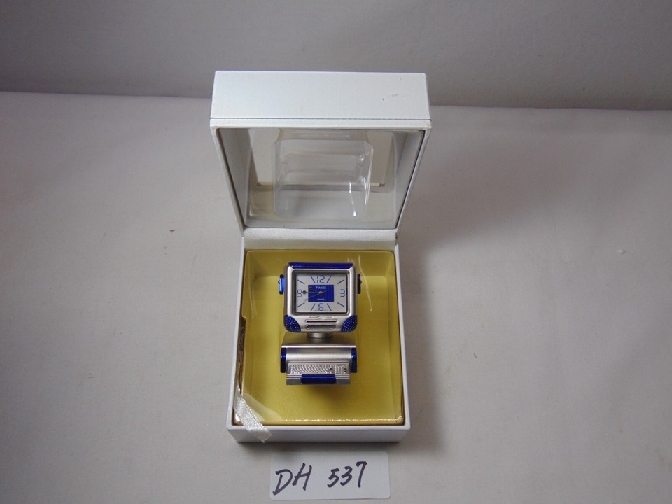 Timex Collectible Mini Clock Desktop Computer Analog Quartz Silver Tone ...