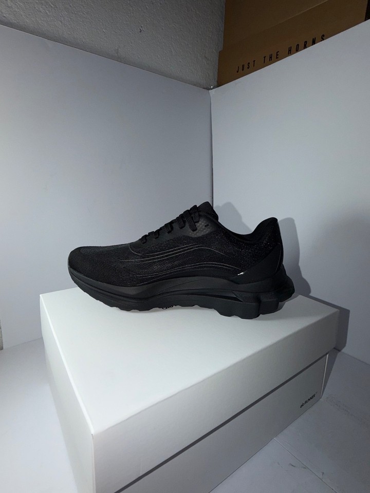 Brand New Women’s Alo Runner Shoes Size 8 Triple Black Comfy Athletic ...