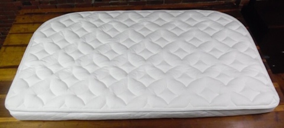 Scamp Quilted Outer Shell 43.5 x 76 Turns Dinette Area Into Mattress ...