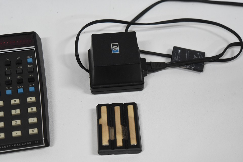 Hewlett Packard HP-35 Scientific Pocket Calculator - HP's First ...