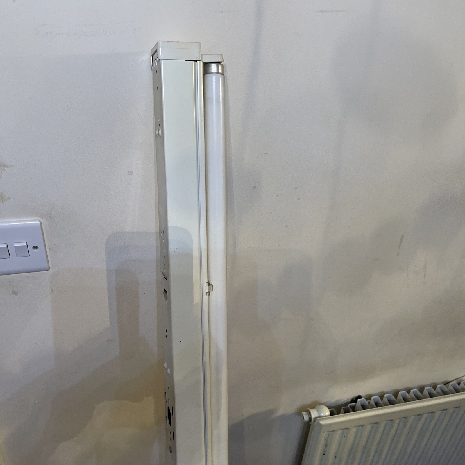 5ft T8 Single Florescent White Ceiling Mounted Tube light | eBay UK