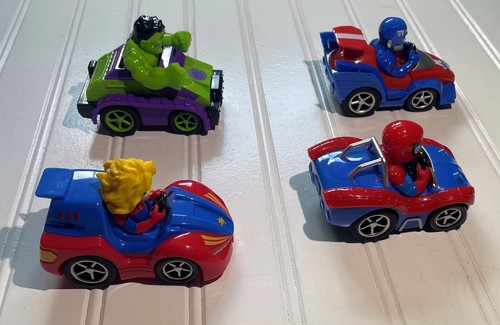 Marvel Super Hero Adventure Racers Pull Back And GO Race Car Spider ...