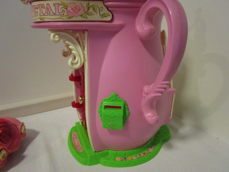 Vintage 1984 Kenner Rose Petal Place Cottage w/6 Dolls, Roadster ...