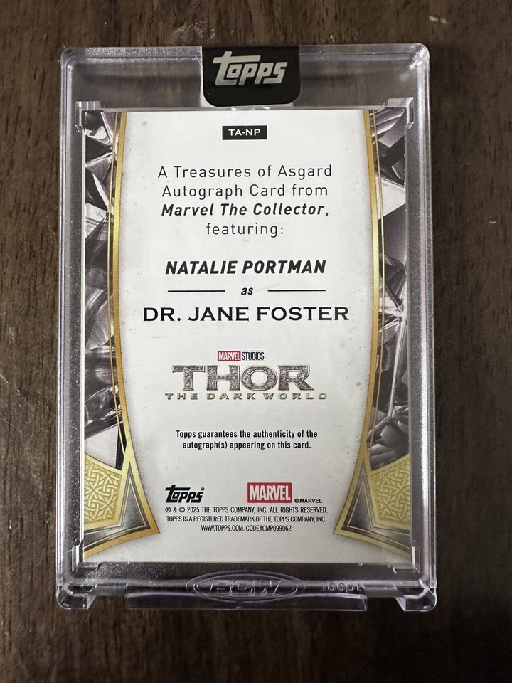 2025 Topps Marvel The Collector Dr. Jane Foster - Natalie Portman Auto ...