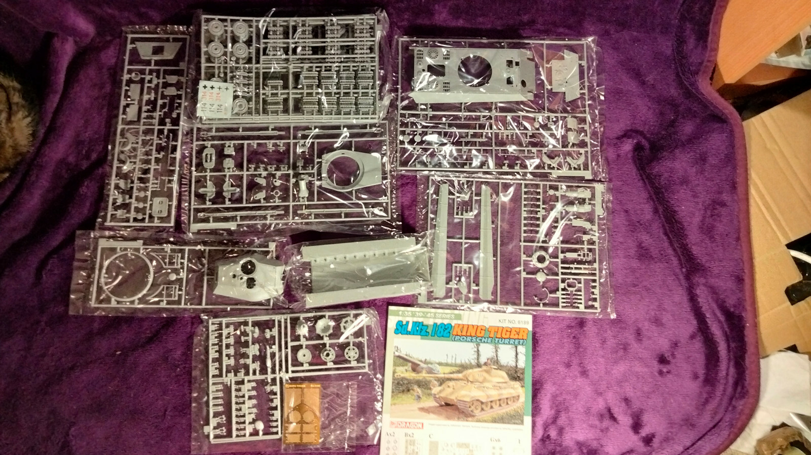 Dragon 6189 1:35 King Tiger w/ Porsche Turret Heavy Tank Model Kit ...