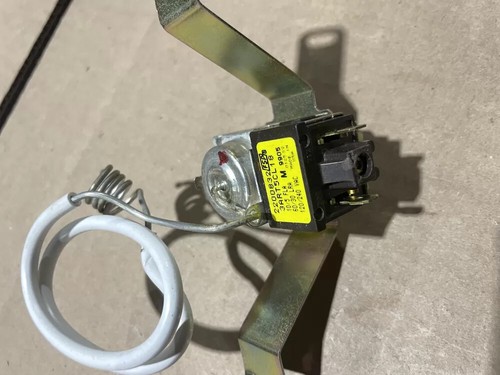 Whirlpool Fridge Cold Control Thermostat (120/240Vac) 2200832 AZ78041 ...