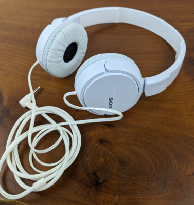 Sony MDR-ZX110 ZX Series Headphones MDRZX110 (White/Over-Ear ...