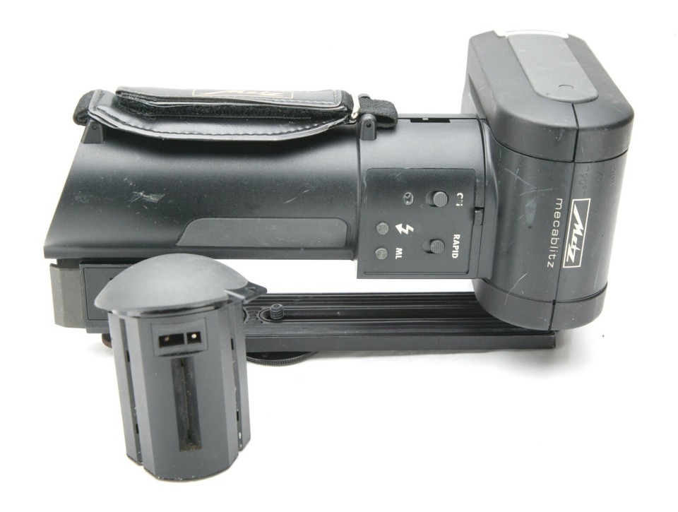 Metz Flash 70MZ-5 With Diffuser, Charger, Good Battery & Controller ...
