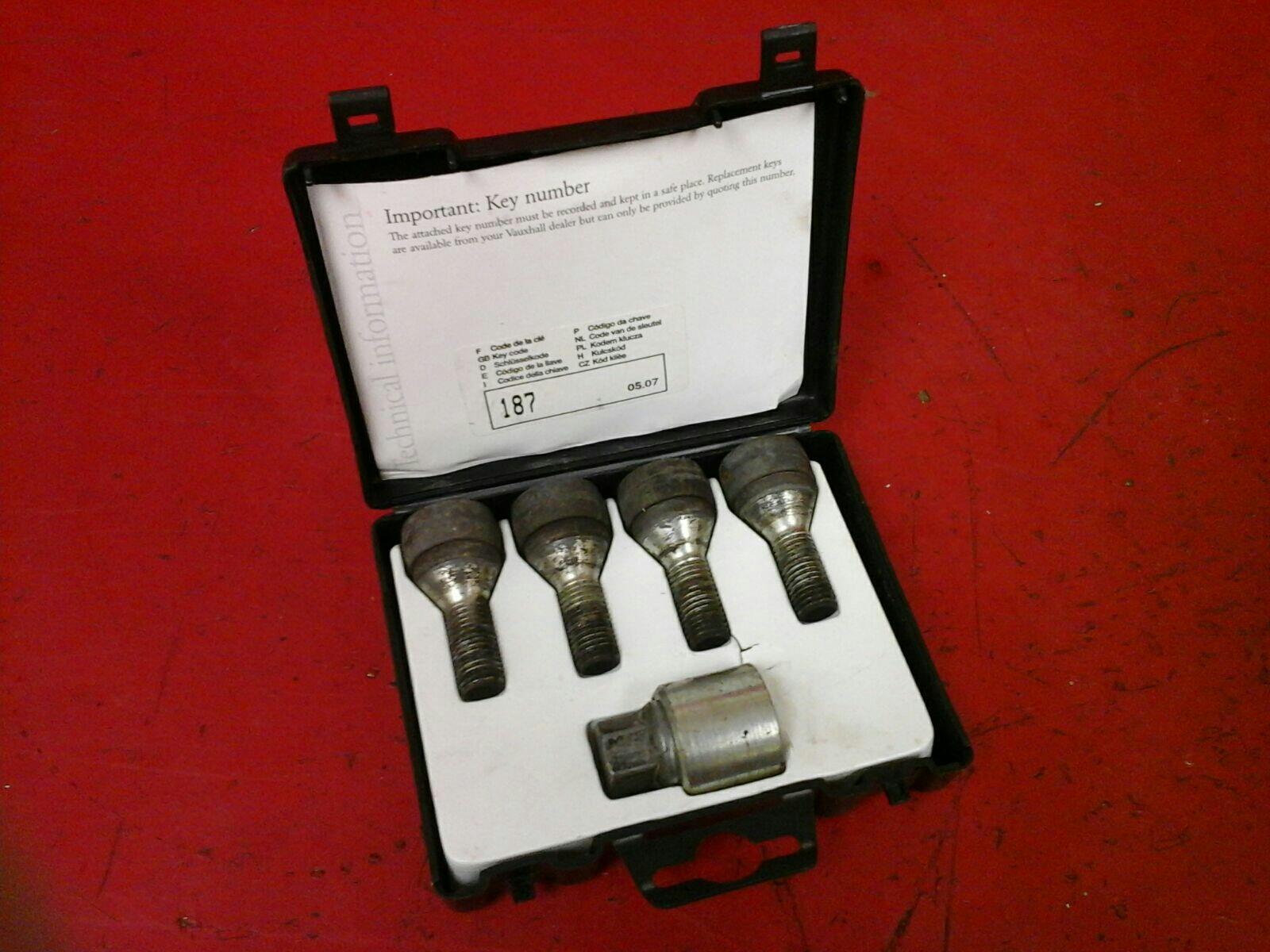 VAUXHALL ASTRA VECTRA ZAFIRA CORSA TIGRA MERIVA LOCKING WHEEL BOLT SET ...