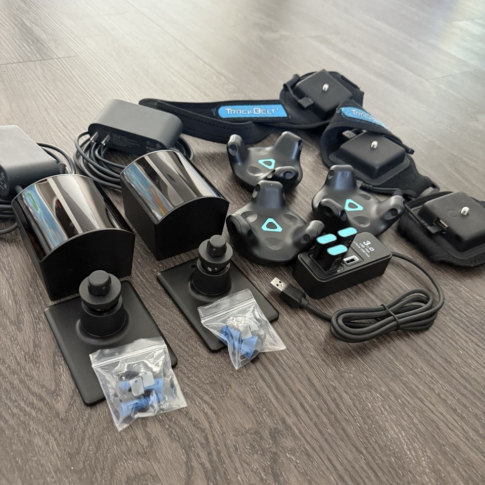 3x HTC Vive Tracker 2.0 + 2x SteamVR 2.0 Base Stations VRChat Full Body ...