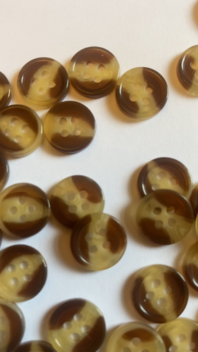 11.5mm 4 Hole Patten Brown Resin Button Flat Buttons Aran Baby Knitted ...