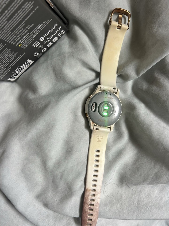 Garmin Vivo Active 4s White With Charger | eBay