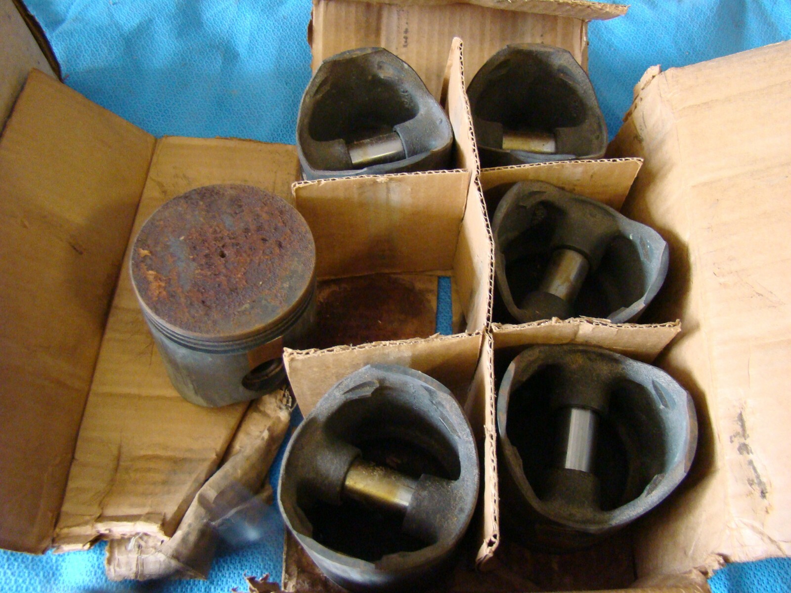1941 - 1953 Chevrolet Truck 235 Piston Set 060 Cast Iron Commercial USA ...