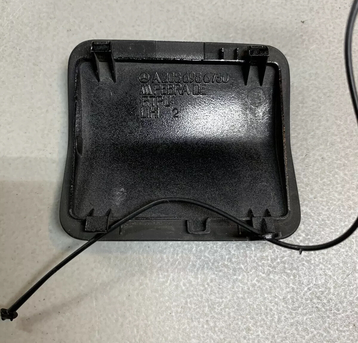 Mercedes-Benz CLK320 Jack Cover Side Skirt Rocker Panel 2086986730 OEM ...