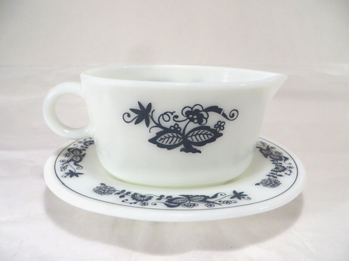 Vintage Pyrex Gravy Bowl & Plate 77-U and 77-B Old Town Blue 2pc Set 7 ...