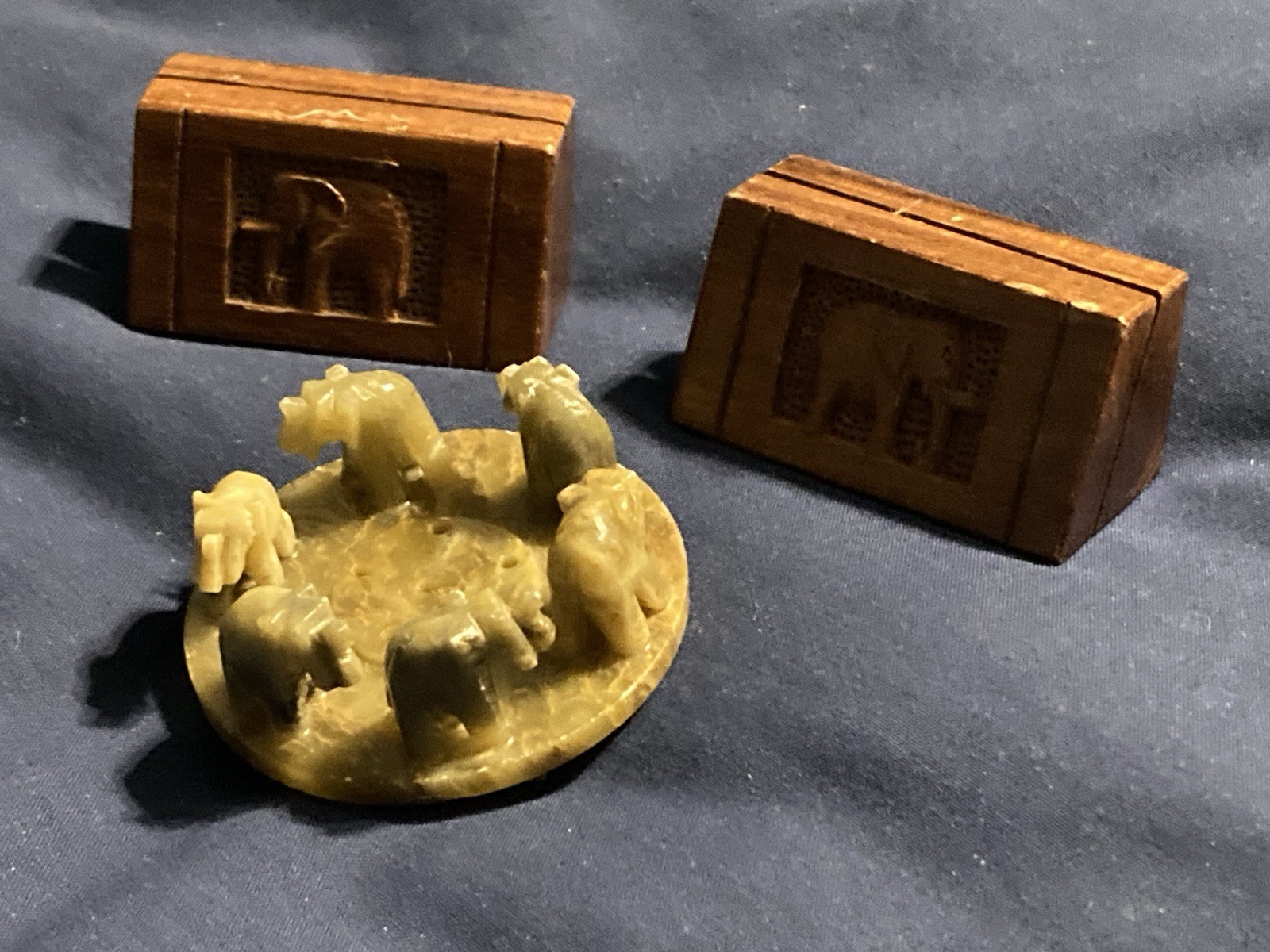 Circle Soapstone Elephants + Pair of Elephant Design Wooden Place Card ...