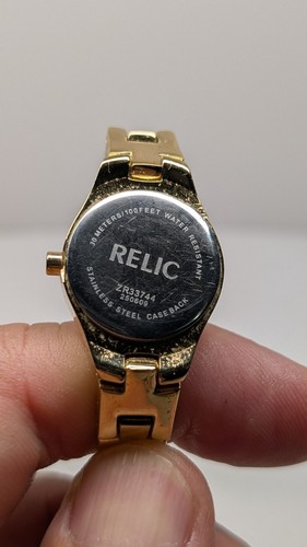 Vintage Relic Gold Tone Diamond Accent Ladies Watch New Battery Works ...