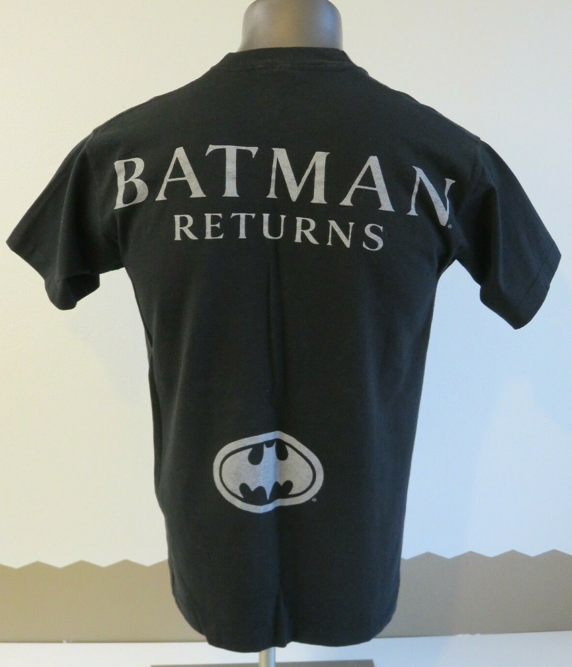 Vintage 1992 Batman Returns Shirt Fruit Of The Loom S… - Gem
