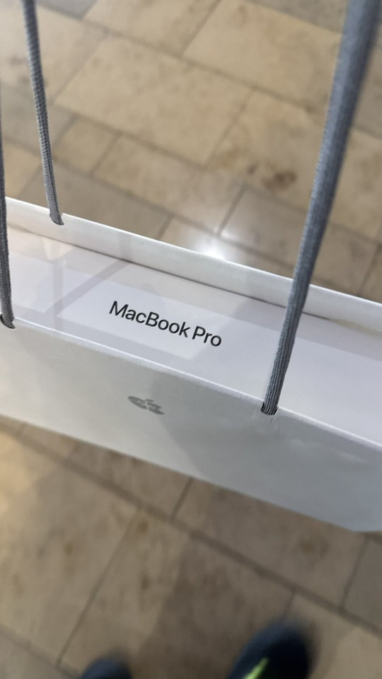 M5 MacBook Pro 24GB RAM. 1TB Storage. Excellent Condition. Barely Used ...