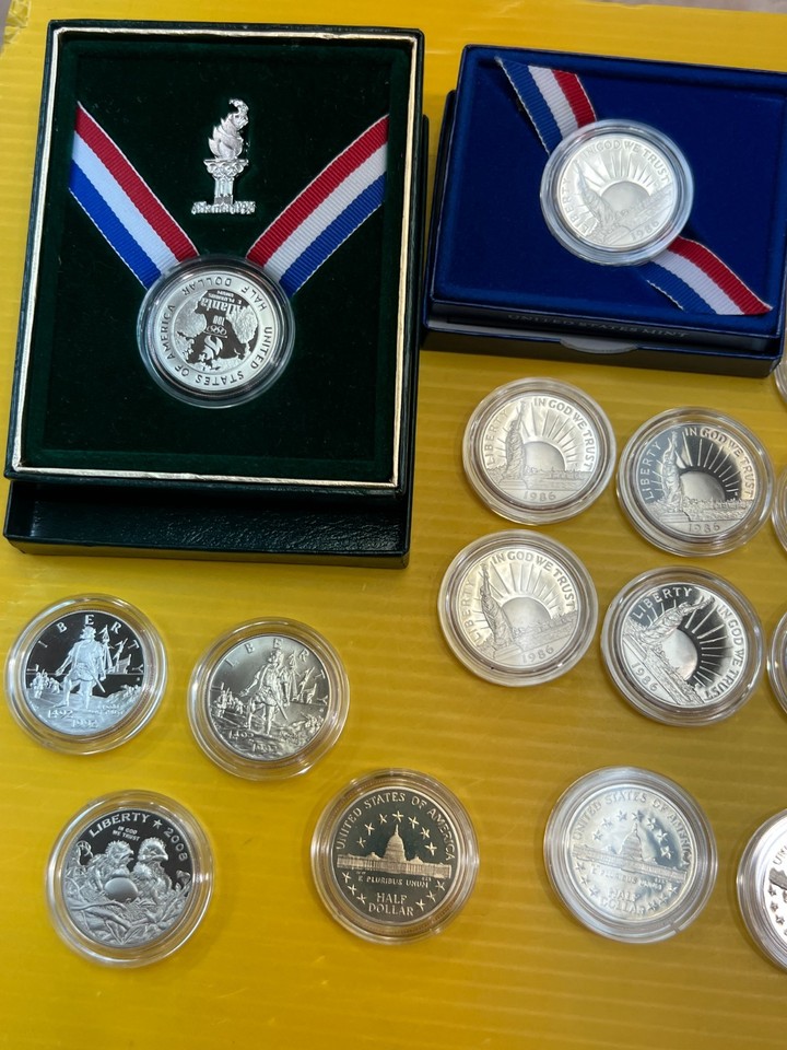 Lot of 26 US Clad Half Dollars Mixed Dates with Capsules DD50 | eBay