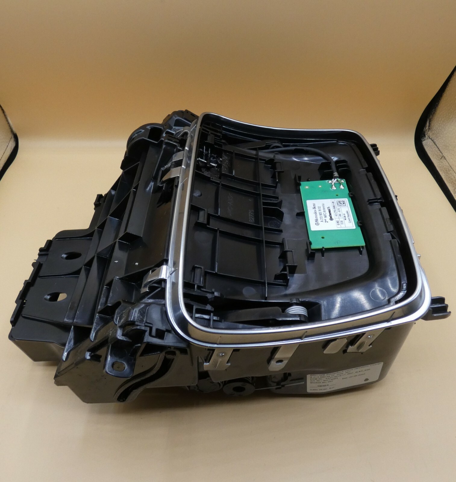Original Mercedes-Benz Ablagefach Mittelkonsole. E-Klasse W213, W238 ...