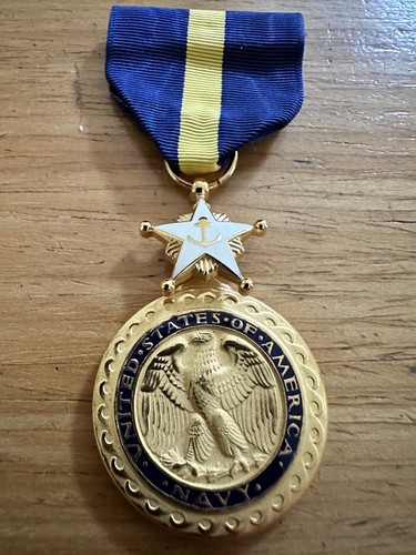 Gold Plated US Navy Distinguished Service Medal | eBay