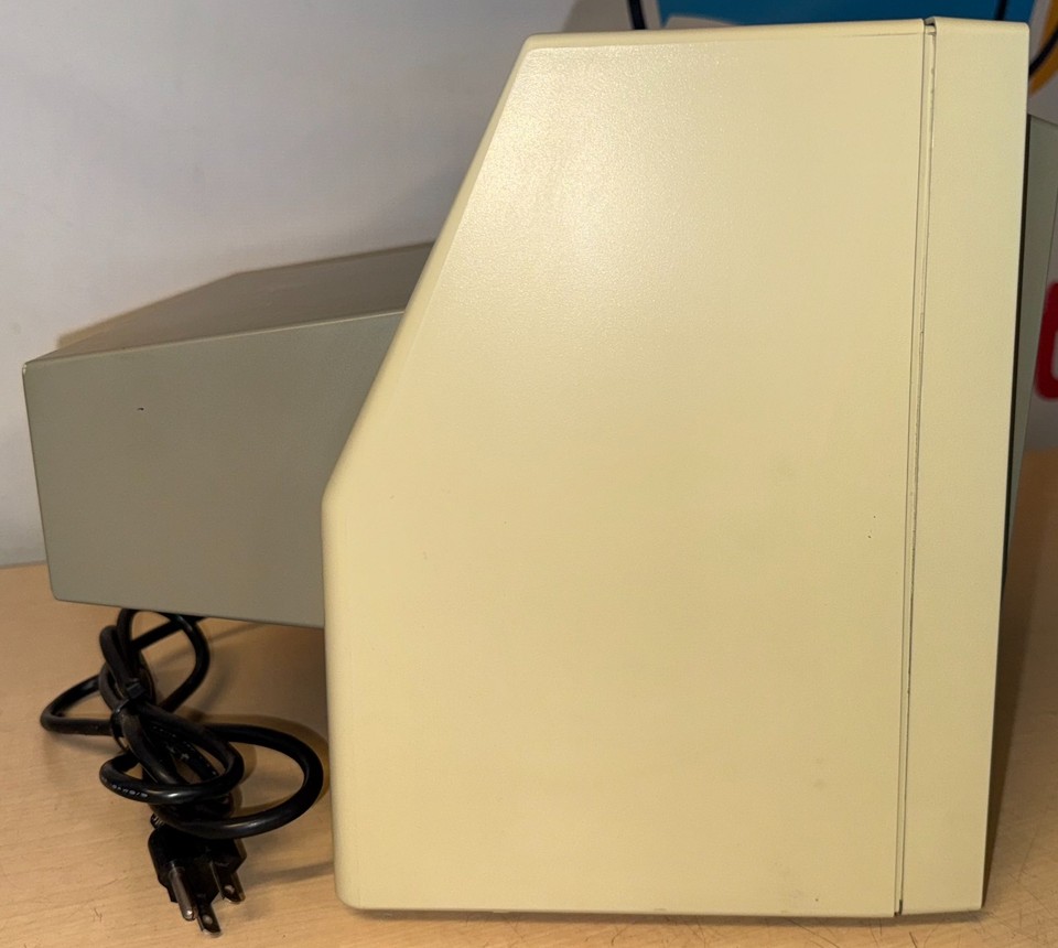 1983 Apple II IIe II+ Plus III Green CRT Computer Monochrome Monitor ...