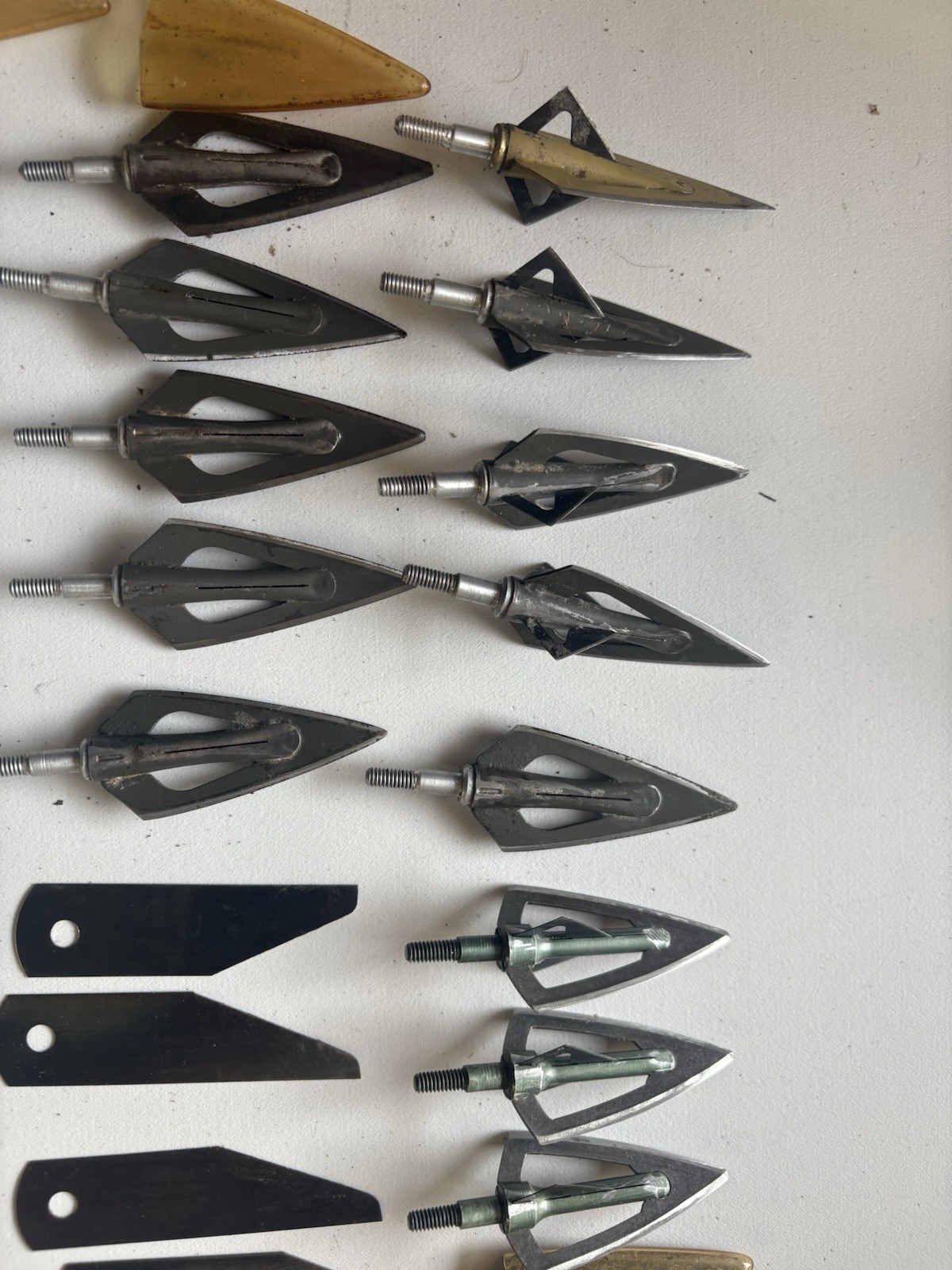 Vintage Fred Bear Archery Razorhead Broadheads plus Bleeders inserts | eBay