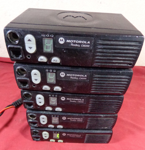Motorola Radius CM200 Mobile 2-Way Radio 4CH 25W UHF AAM50RNC9AA1AN LOT ...