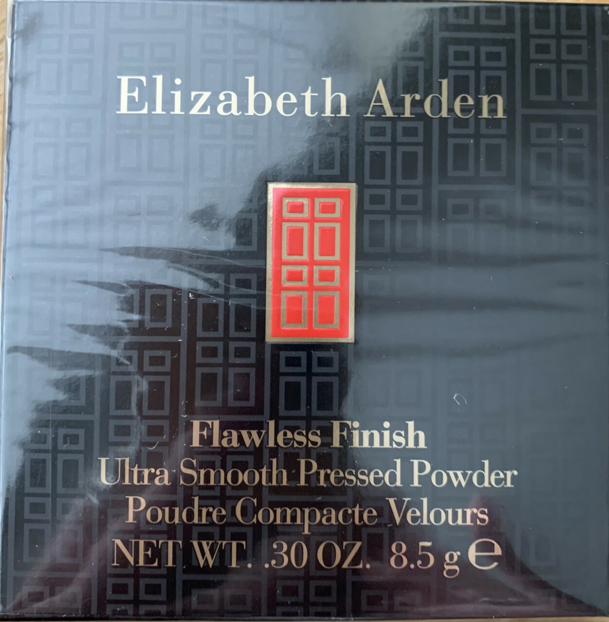 Elizabeth Arden flawless finish ultra smooth pressed powder in medium 8 ...