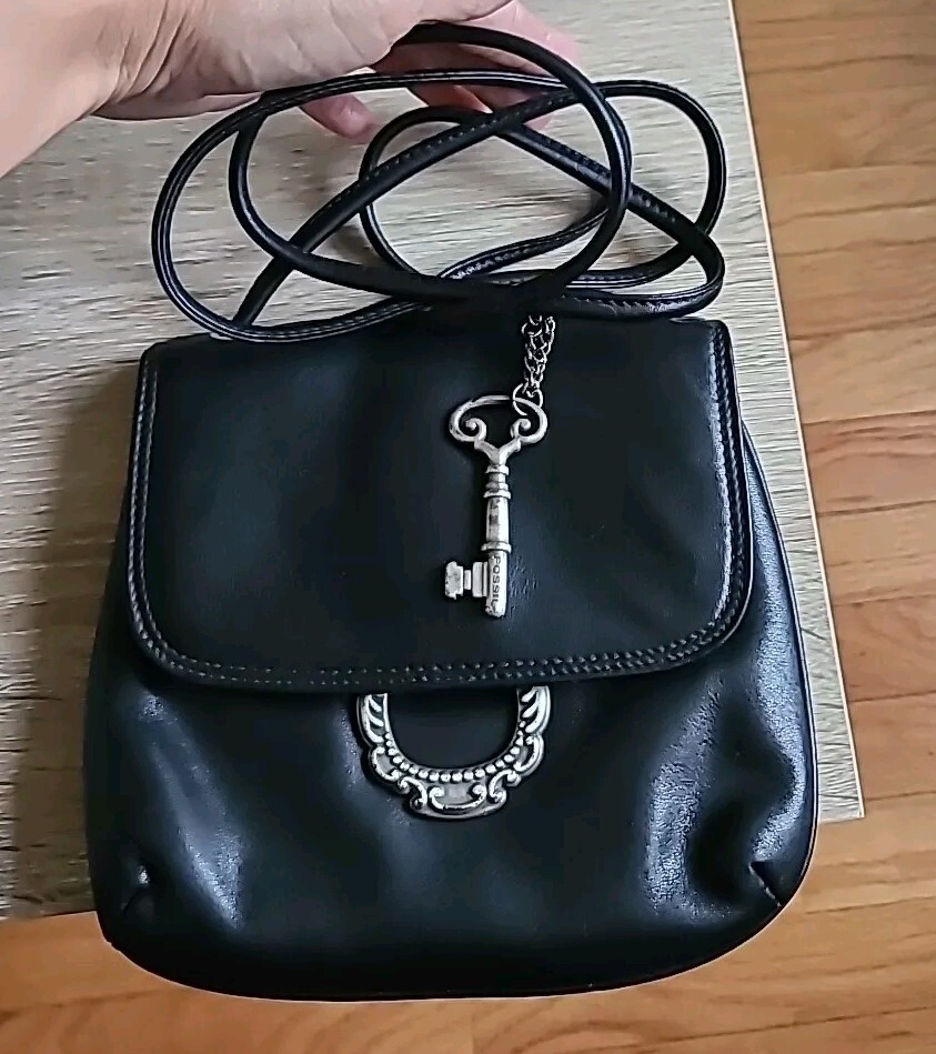 Vintage* Fossil *crossbody * With Key* Black Leather*… - Gem