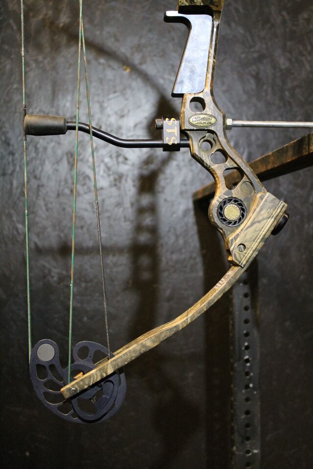 Mathews Q2 - RH - 60# - Realtree - Shrewd Grip - Wood Grip | eBay