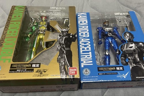 SH Figuarts Kamen Rider W Gold Extreme Accel Trial Cyclone Joker Set ...
