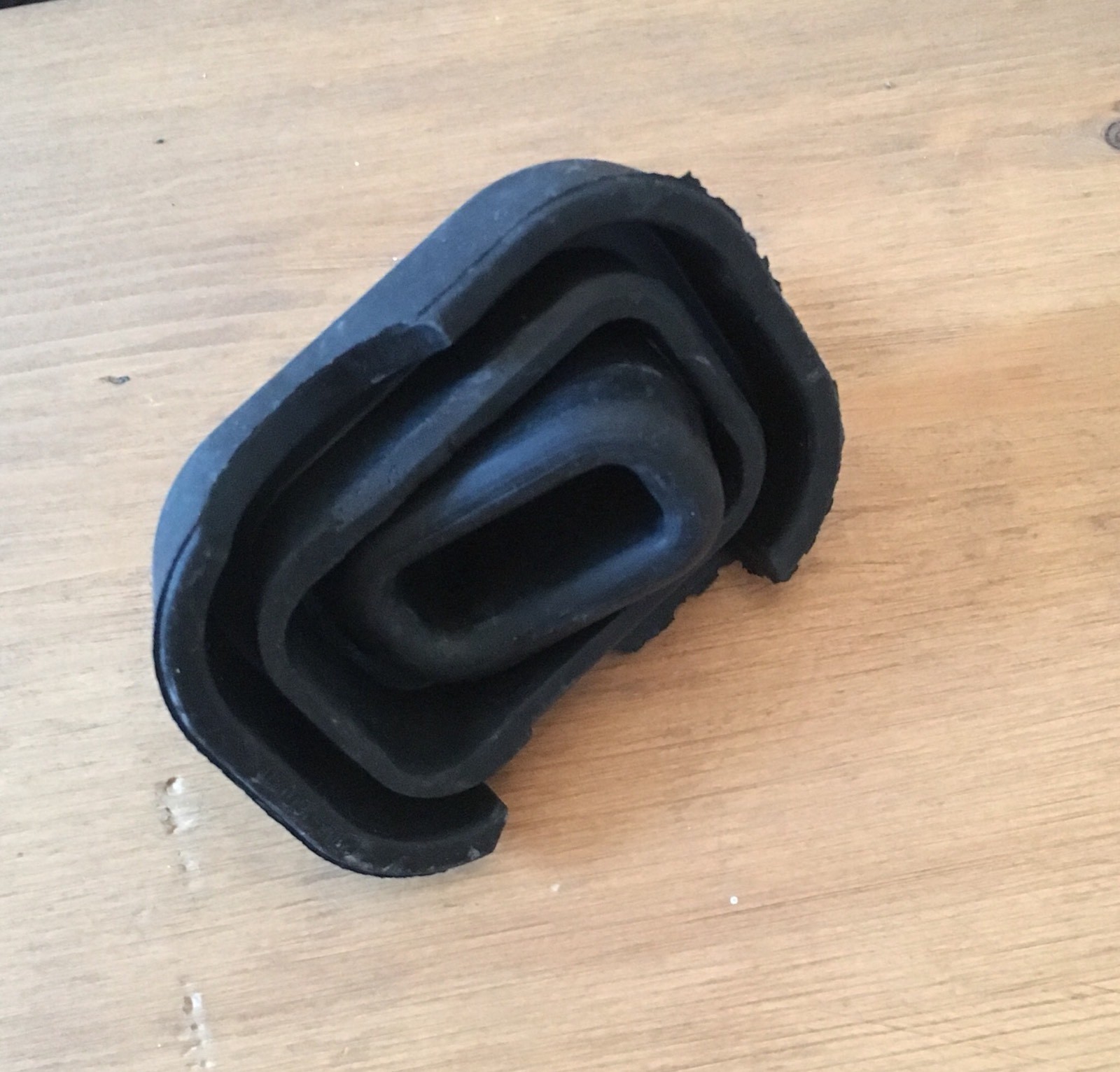 LADA SAMARA Cevaro Diva VAZ 2108 Gearbox FORK RUBBER DUST COVER SEAL x ...